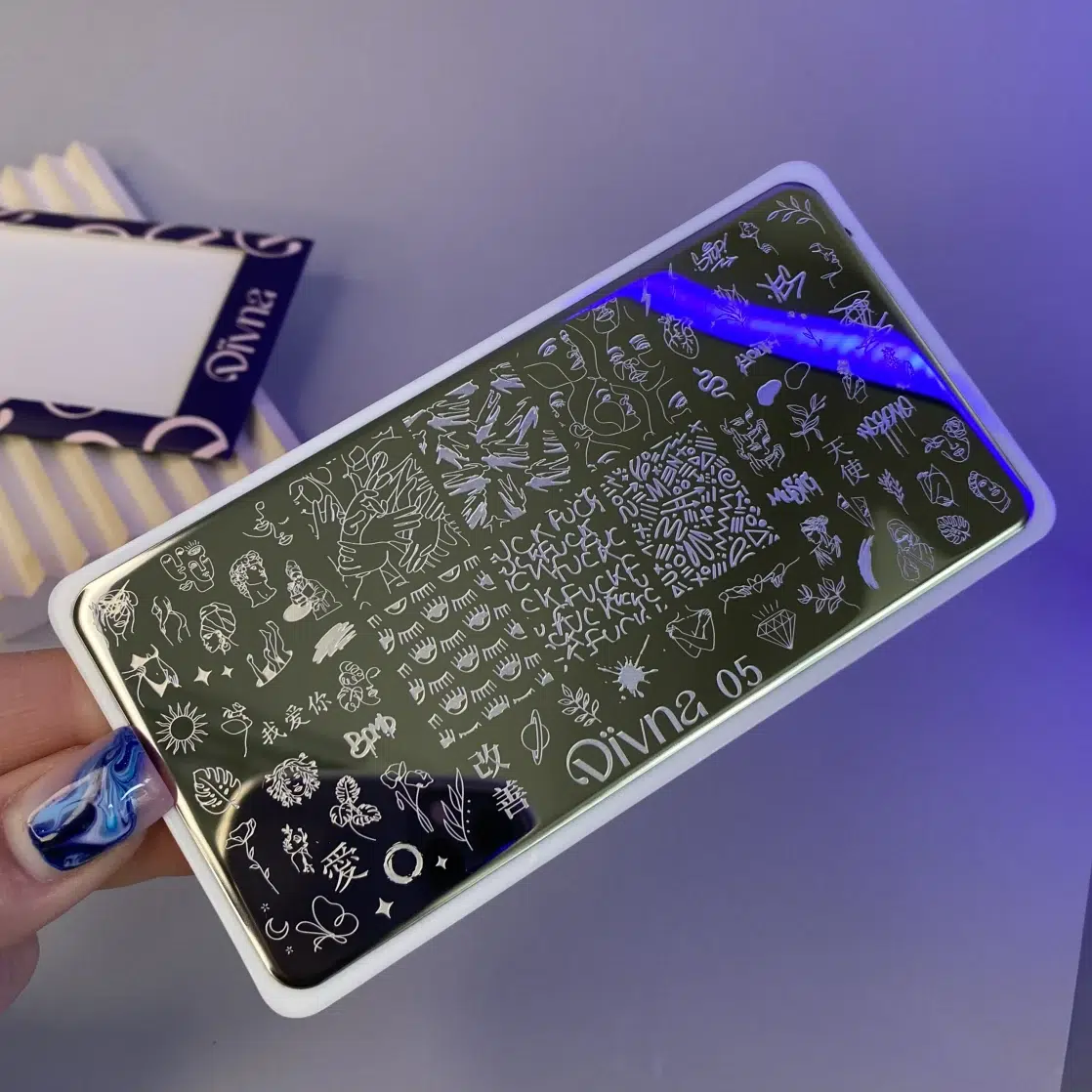 Nyomdalemez - 05 - Divna - Nabou